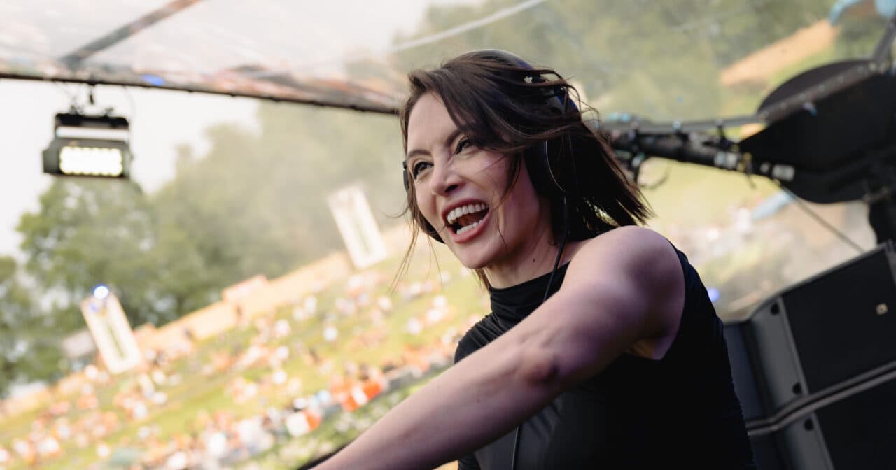 Sara Landry: Die erste Hard Techno-Künstlerin auf der Tomorrowland Mainstage - DJ Mag Germany